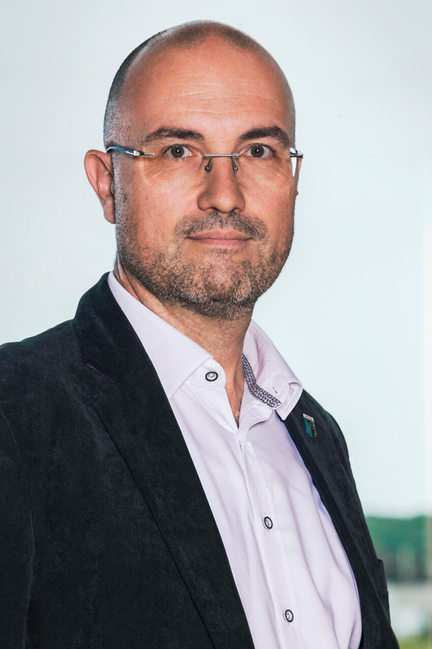 Claude Courtois succeeds Michèle Hansen-Houllard in the municipal ...